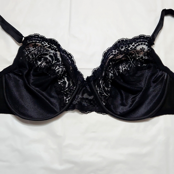 vassarette | Intimates & Sleepwear | Vassarette Underwire Bra | Poshmark